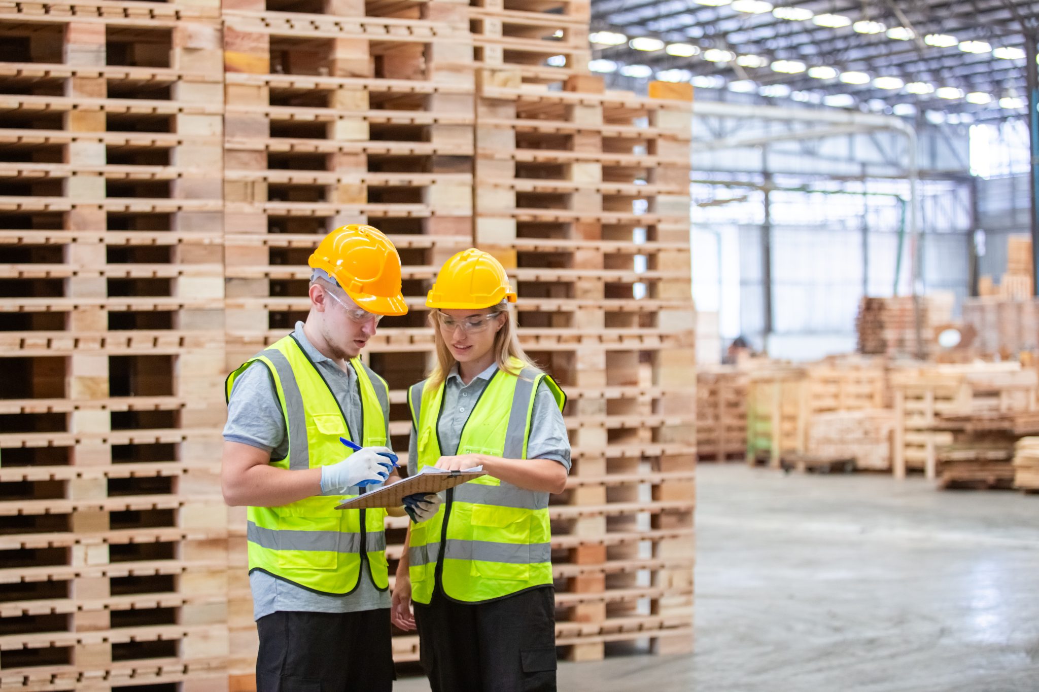 How to Stack Boxes on a Pallet Properly? | CM Pallets