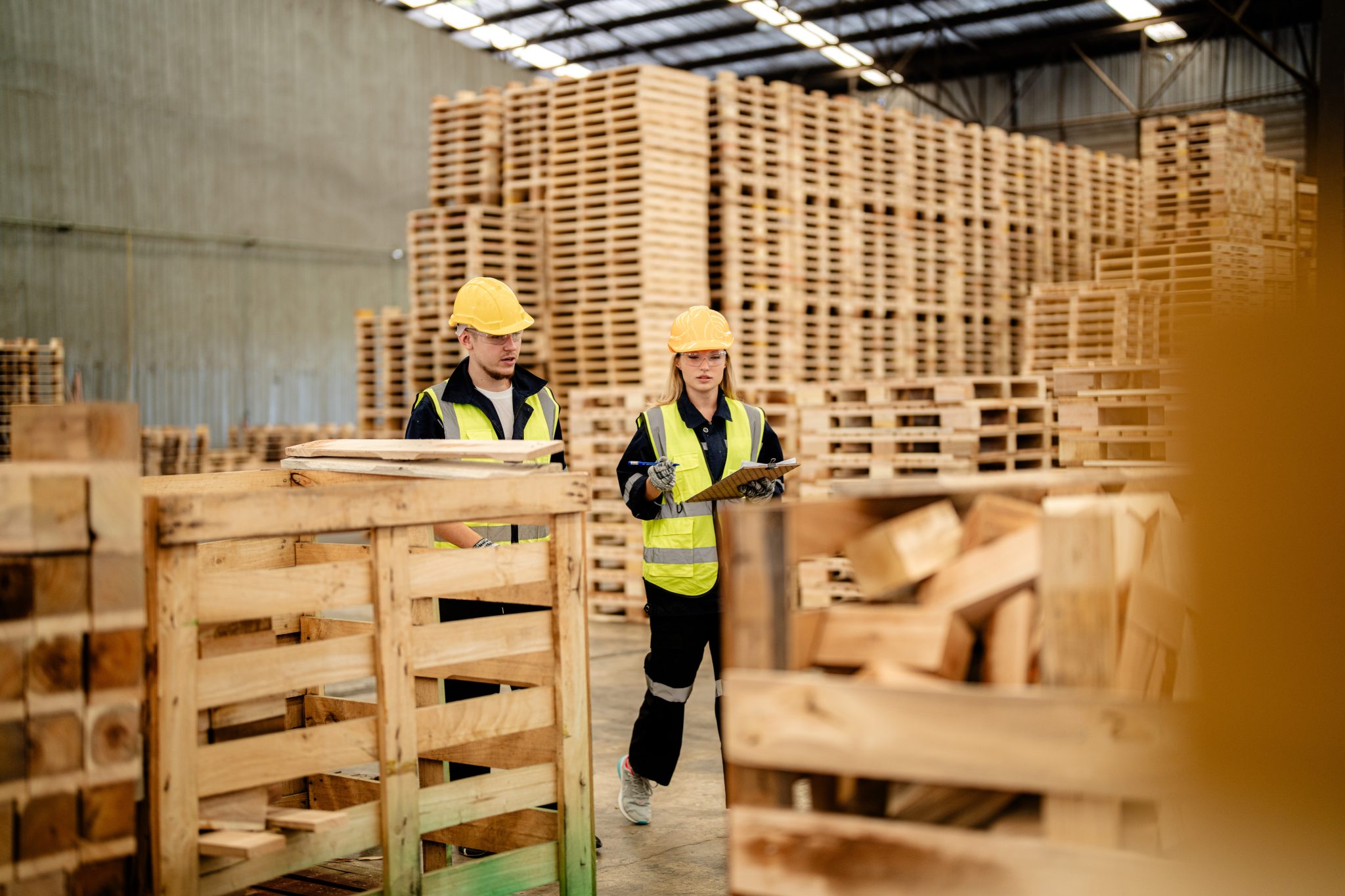 How to Stack Boxes on a Pallet Properly? | CM Pallets